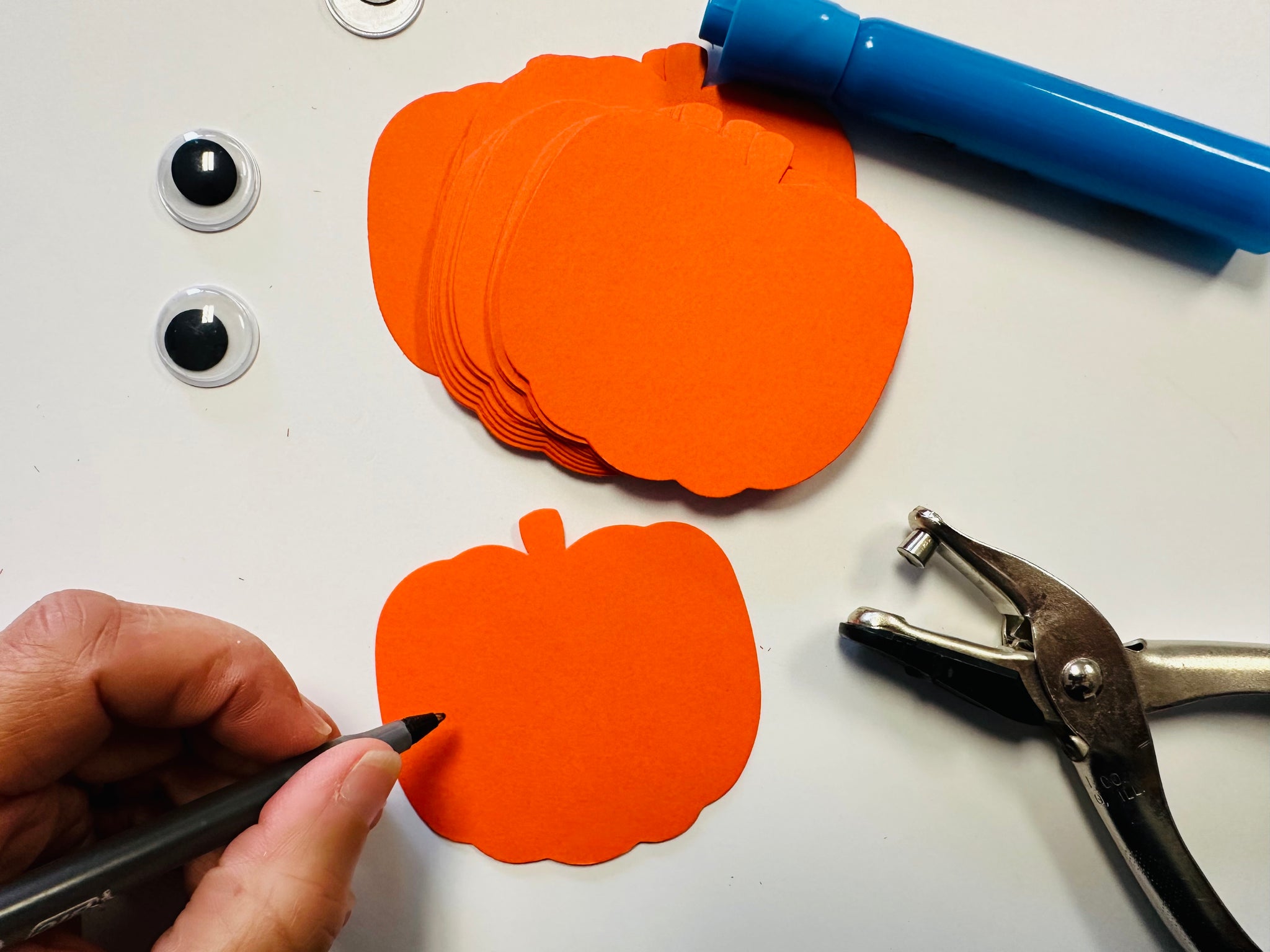 SHAPES ETC. Small Single Color Cut-Out - Orange Pumpkin